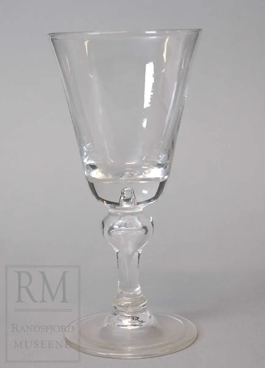 Vinglass - Hadeland Folkemuseum / DigitaltMuseum