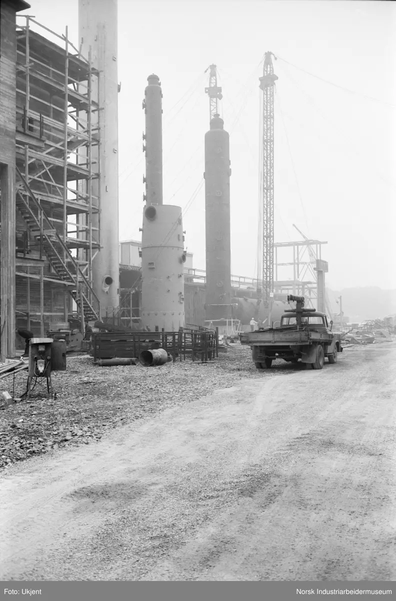 Montasje i kompr. og oppfølging av ammoniakkfabrikk. - Norsk ...