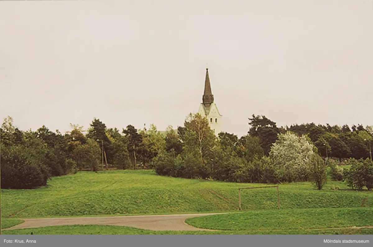 Lindome kyrka. Lindome 1:11. - Mölndals stadsmuseum / DigitaltMuseum