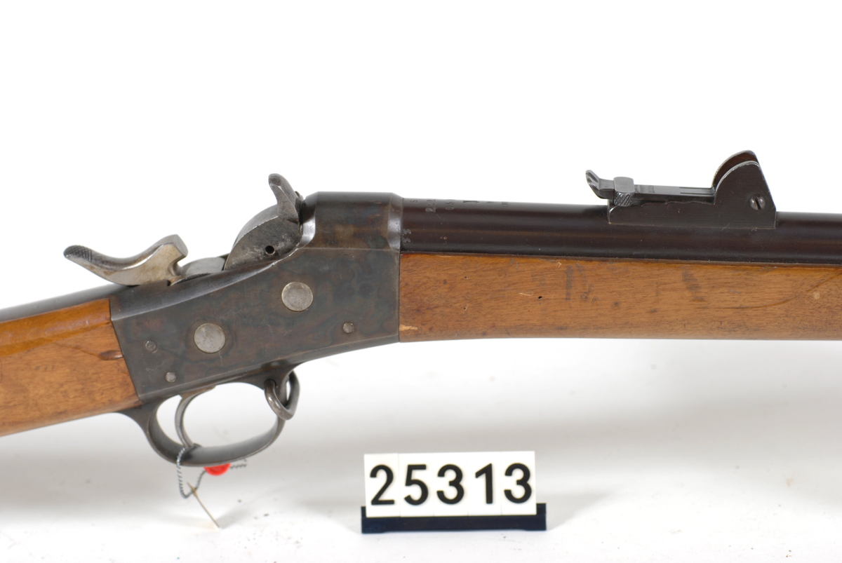 Enkeltskuddsgevær 4''' Remington M1867 - Forsvarets museer / DigitaltMuseum