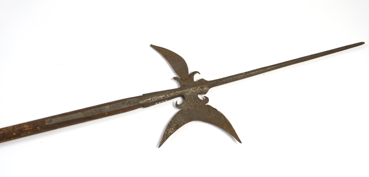 Hellebard - Norsk Folkemuseum / DigitaltMuseum